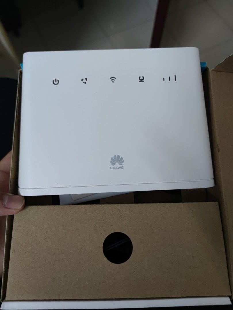 Huawei Modem WiFi, Computers & Tech, Parts & Accessories, Networking on Carousell
