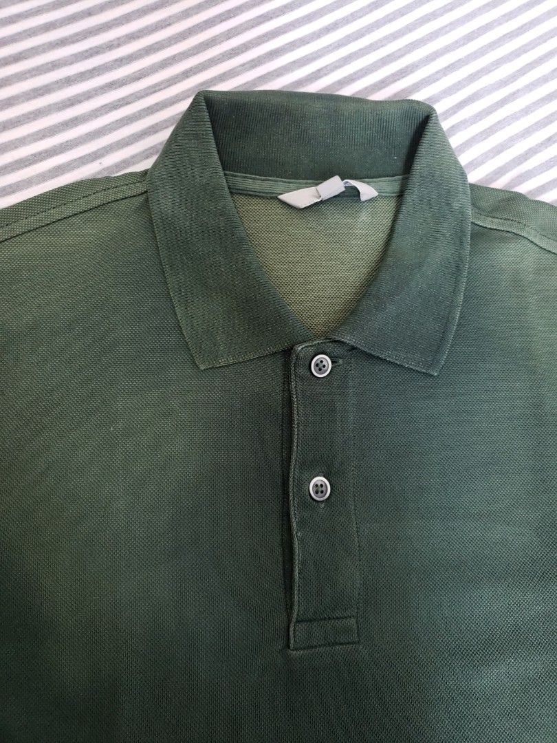 Kaos berkerah UNIQLO, Fesyen Pria, Pakaian , Atasan di Carousell