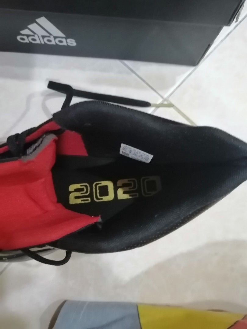 Kasut adidas UK saiz 9, Men's Fashion, Footwear, Sneakers on Carousell