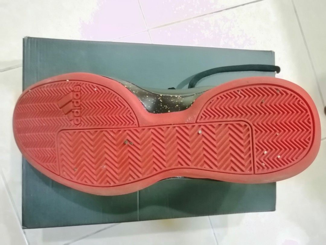 Kasut adidas UK saiz 9, Men's Fashion, Footwear, Sneakers on Carousell