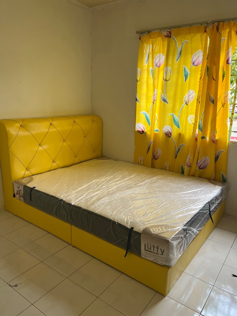 Katil tilam queen, Furniture & Home Living, Furniture, Bed Frames ...