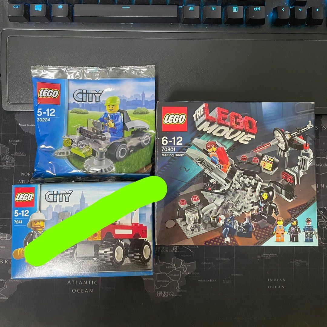 Lego City 30224 Lawn Mover polybag. The Lego Movie 70801 Melting Room ...