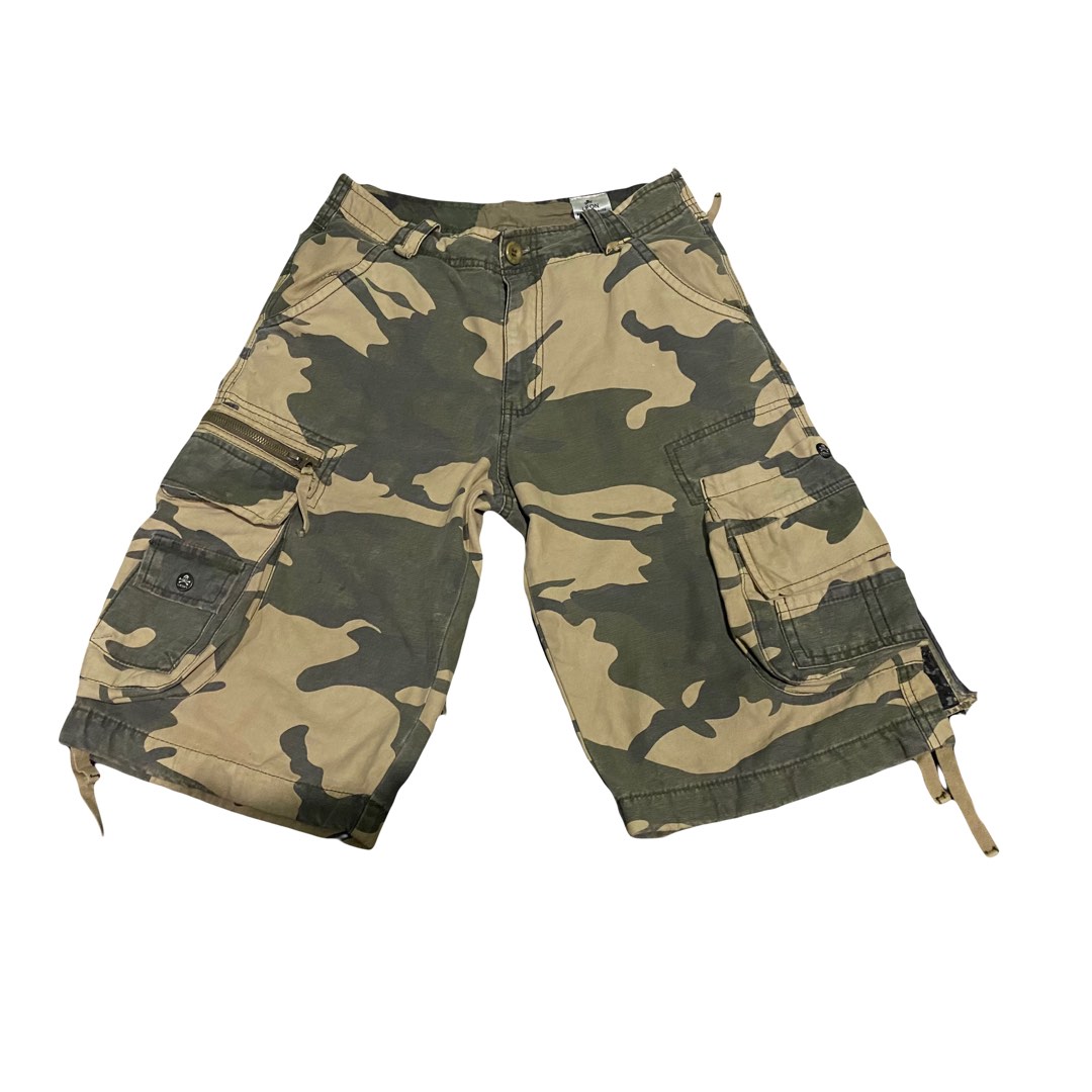 LEON Camo Short Cargo Pants, Fesyen Pria, Pakaian , Bawahan di Carousell