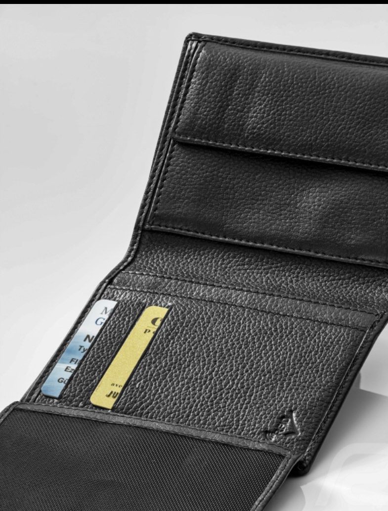 Mercedes Benz Collection - RFID wallet, Men's Fashion, Watches ...