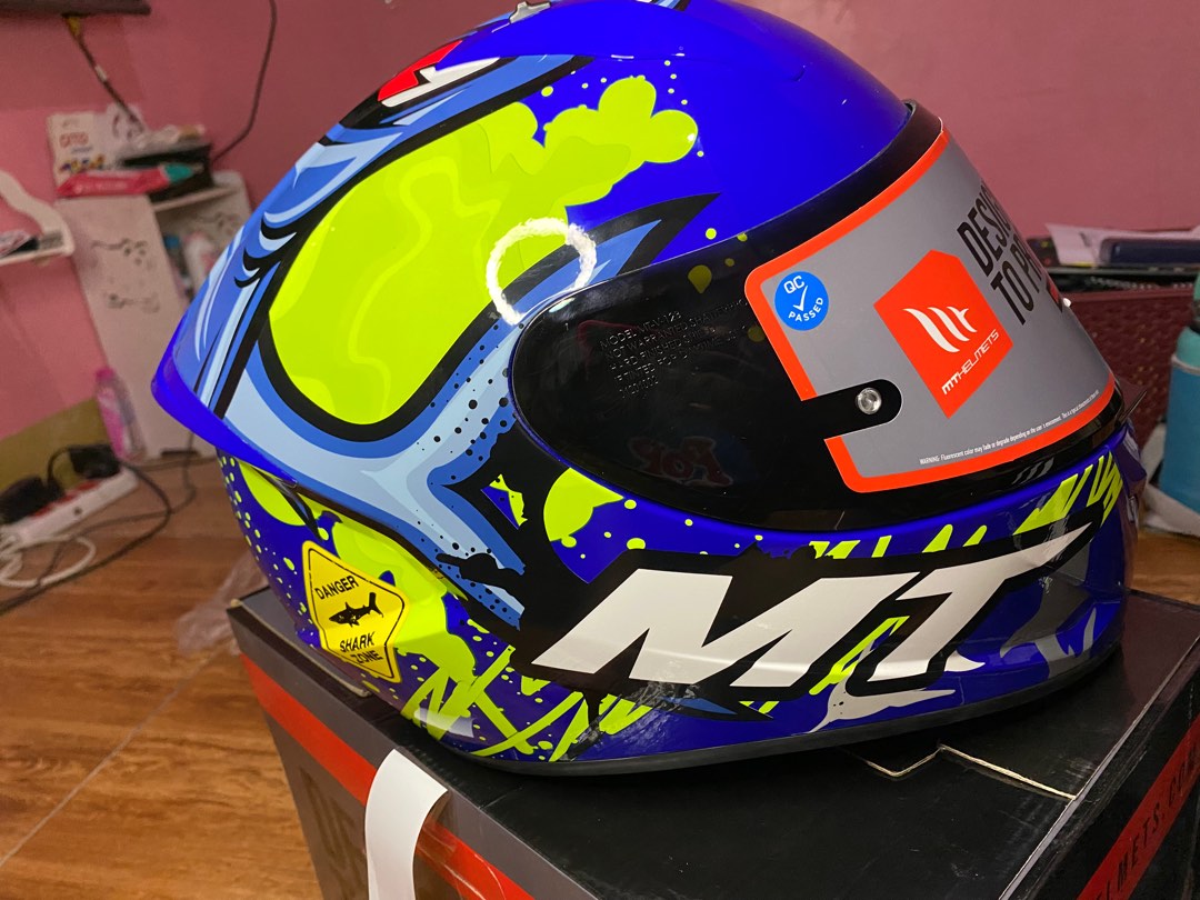 MG helmet medium on Carousell