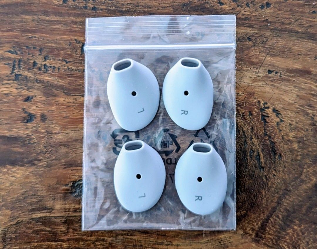 Microsoft Surface Earbuds Silicon Tips, Audio, Earphones on Carousell