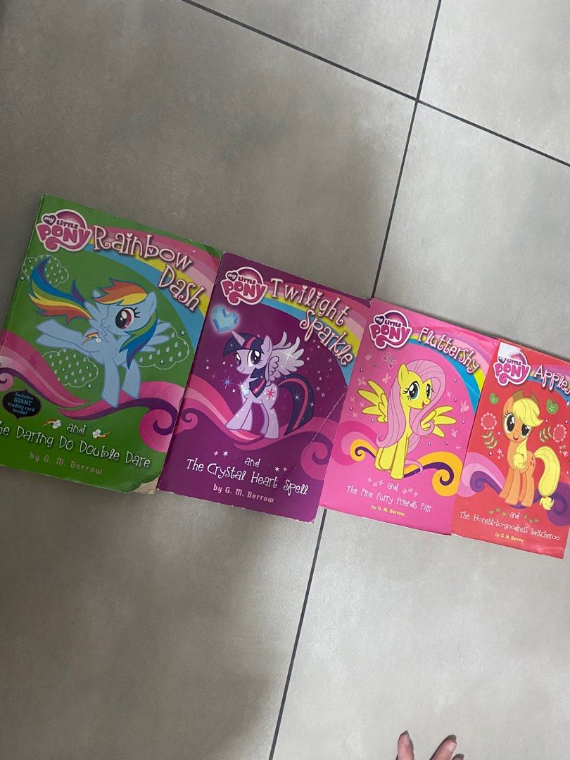 My little pony books, Hobbies & Toys, Books & Magazines, Children's Books on Carousell