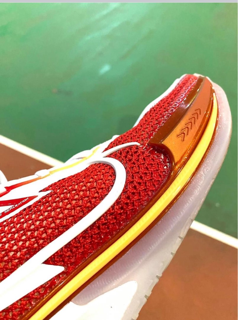 Nike Air Zoom G.T. Cut University Red White Yellow, 男裝, 鞋, 波鞋 - Carousell