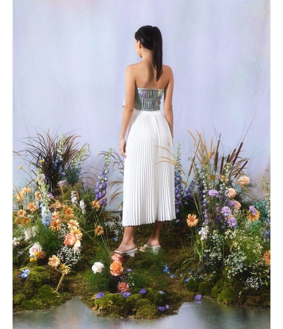 OfficialClaude Jilli Top, Women's Fashion, Tops, Sleeveless on Carousell
