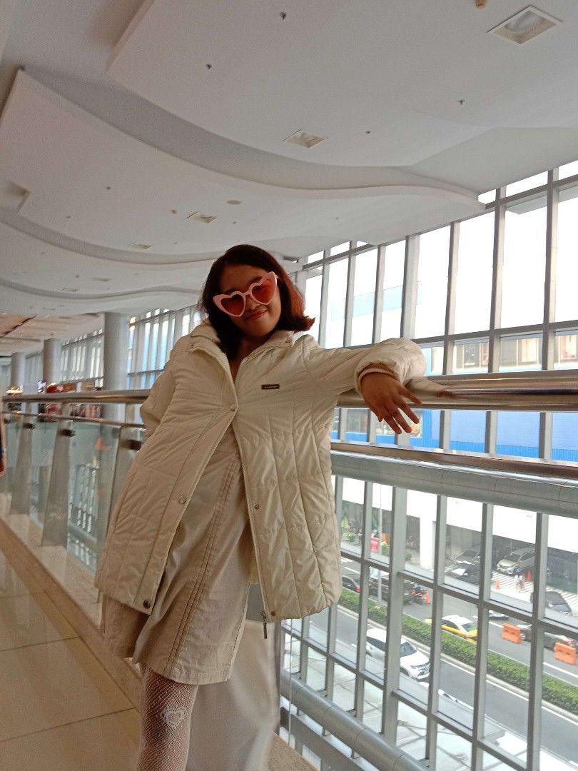 Original marie claire white puffer jacket, Women's Fashion, Coats ...