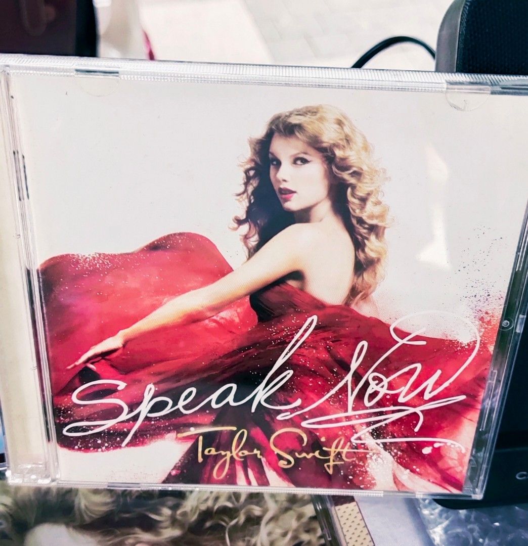 ORIGINAL Taylor Swift CD, Hobbies & Toys, Music & Media, CDs & DVDs on ...