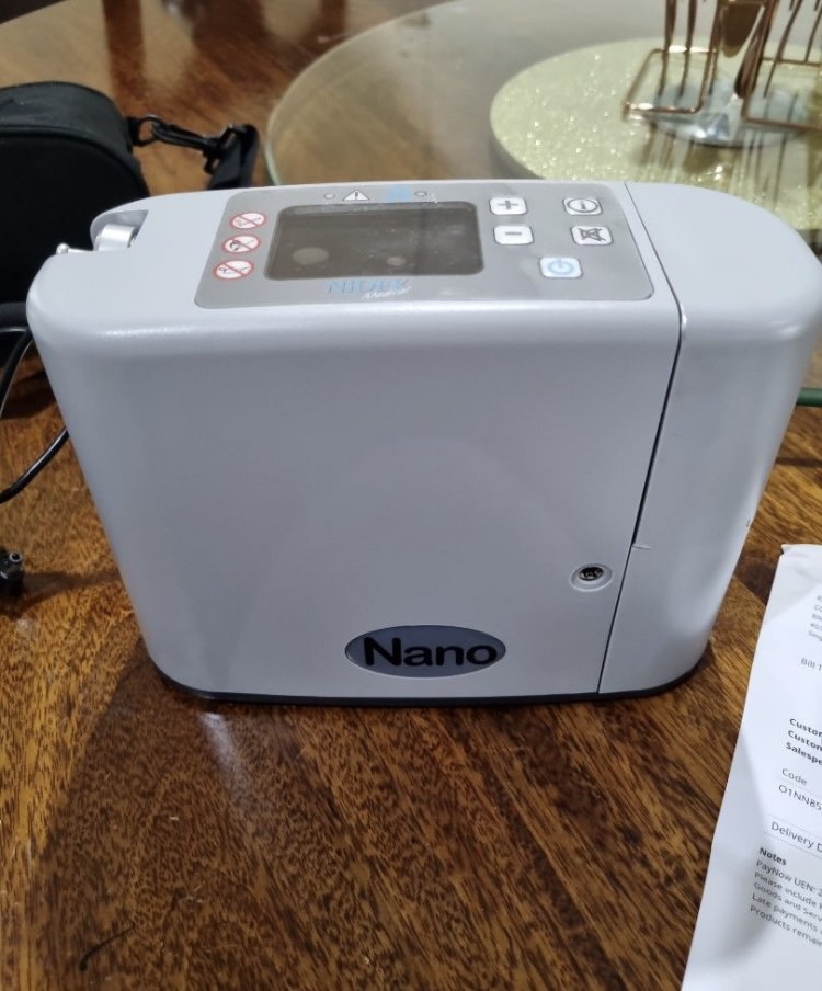 Portable Oxygen Concentrator-Nano brand-Under warranty until Jan 2024 ...