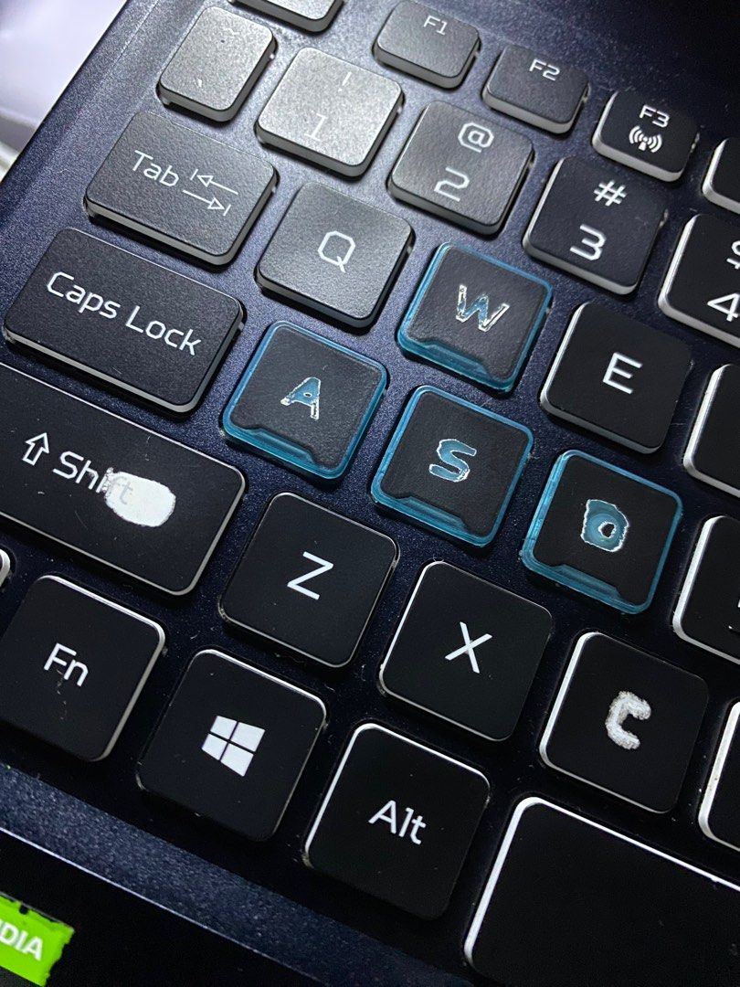 RUSH!! Predator Helios 300 + Razer Ornata V2 Keyboard, Computers & Tech ...