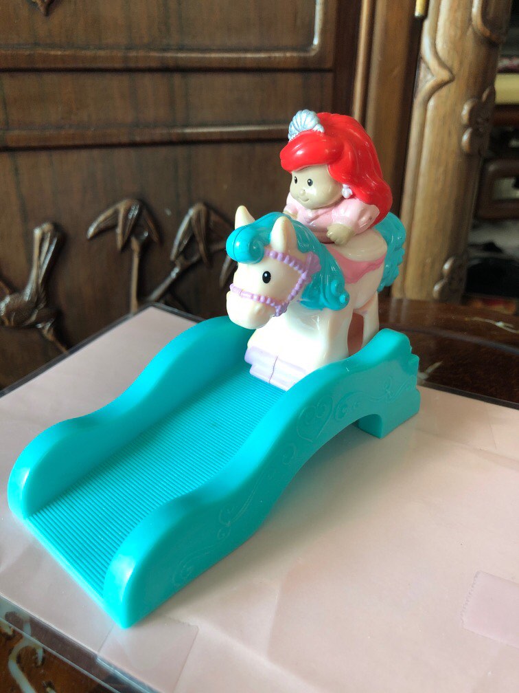 Princess riding horse (go down the ladder herself), 興趣及遊戲, 玩具 & 遊戲類 ...