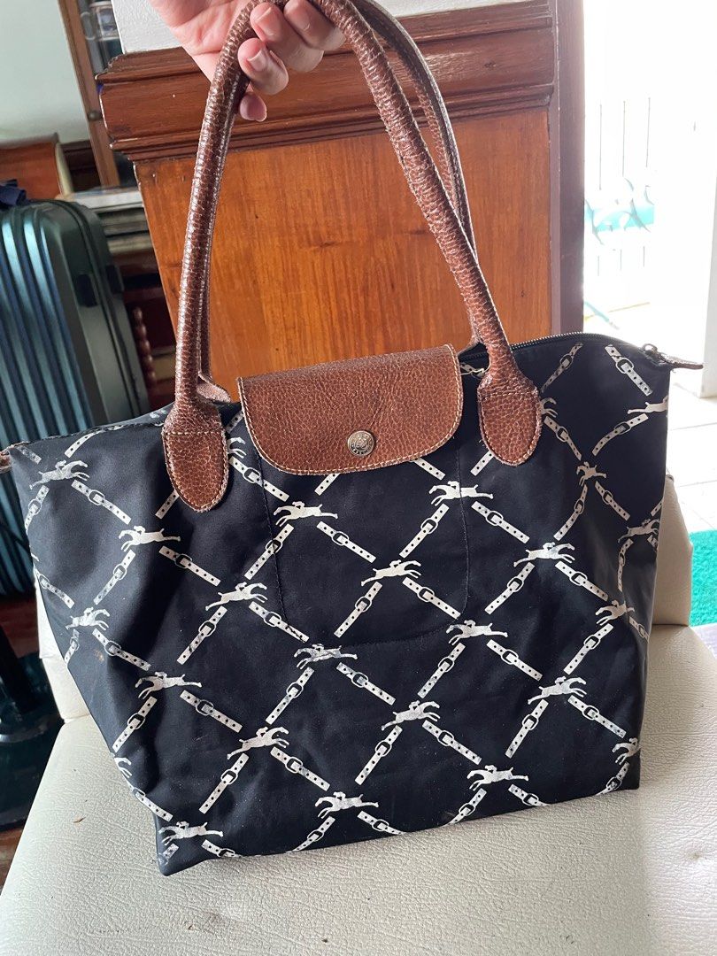 Printed Black Longchamp Le Pliage on Carousell