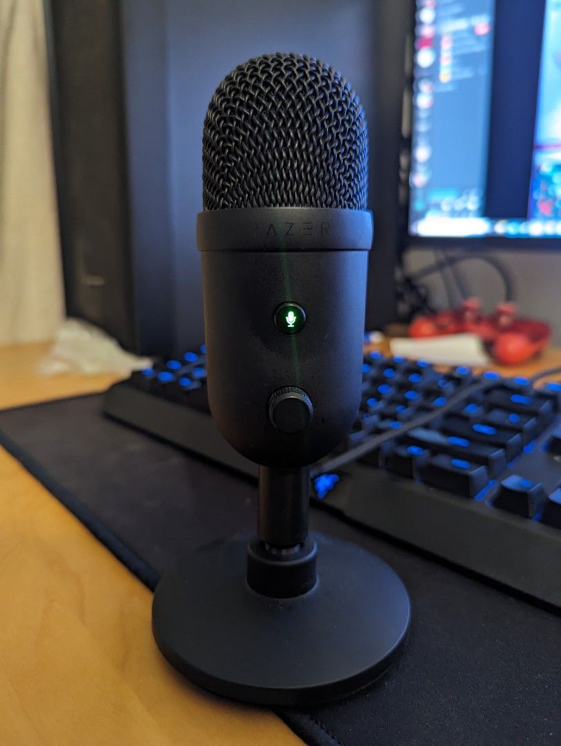 Razer Seiren V2 X, Audio, Microphones on Carousell