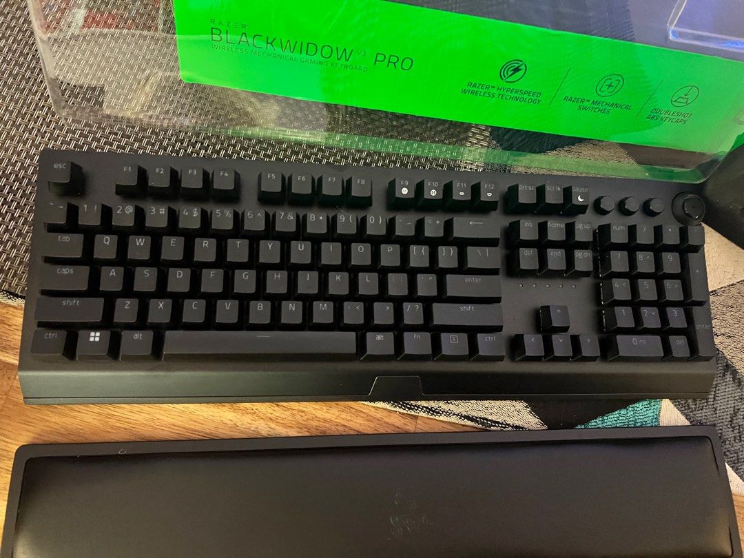 Razor Blackwidow v3 Pro wireless mechanical gaming keyboard, Computers ...