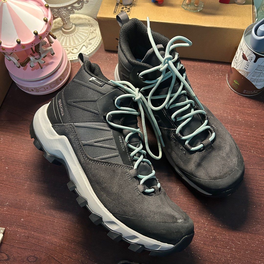 Sepatu olahraga/sepatu gunung decathlon quechua, Fesyen Wanita, Sepatu ...