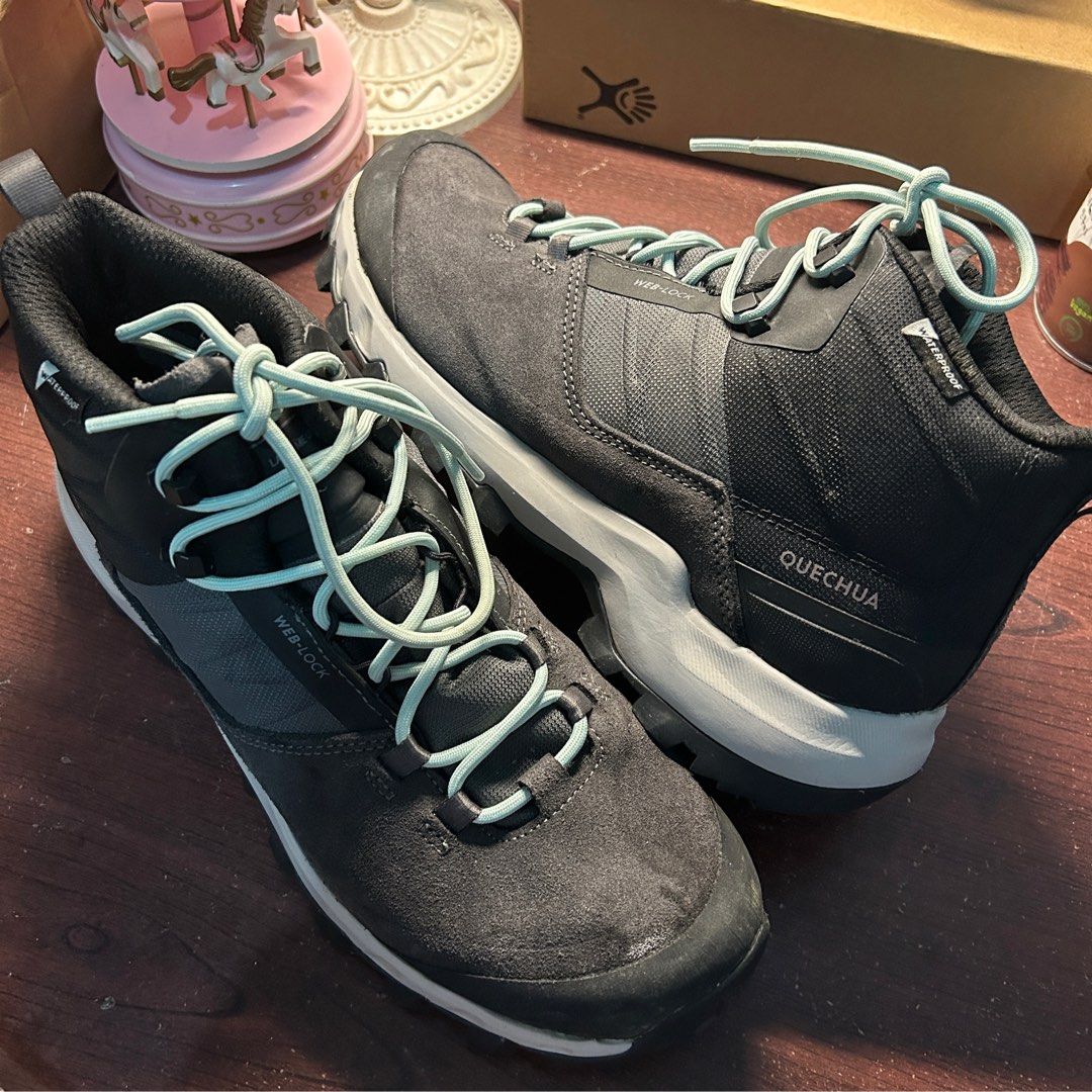 Sepatu olahraga/sepatu gunung decathlon quechua, Fesyen Wanita, Sepatu ...