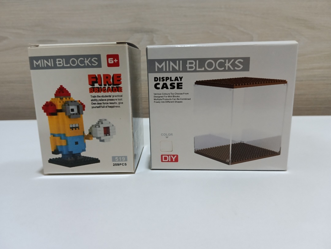 Set of 2 - MINI BLOCKS: Minion Fire Brigade + Display Case, Hobbies ...