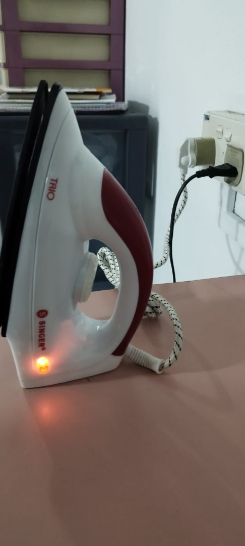 Singer Iron, TV & Home Appliances, Irons & Steamers on Carousell