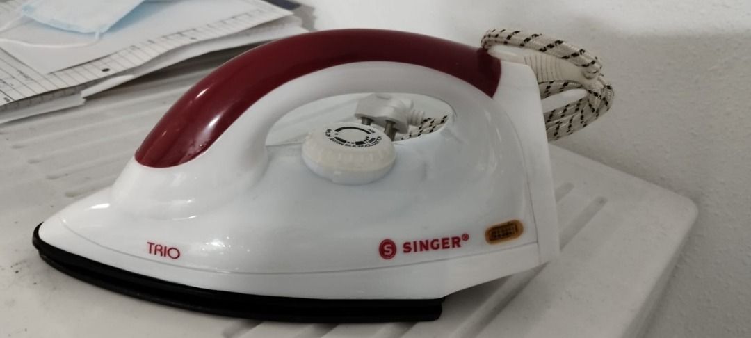 Singer Iron, TV & Home Appliances, Irons & Steamers on Carousell