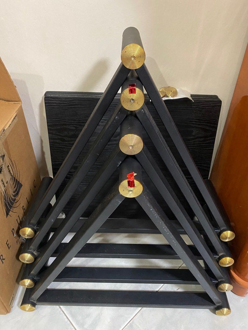 Stackable metal triangle racks with removable wooden boards in Black ...