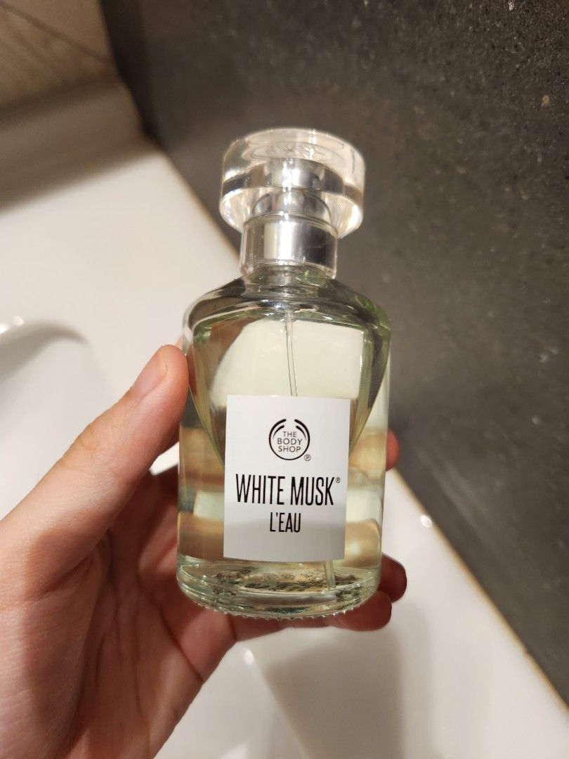 The body shop white musk perfume, Japanese cherry blossom fragrance mist comes with freebies ...