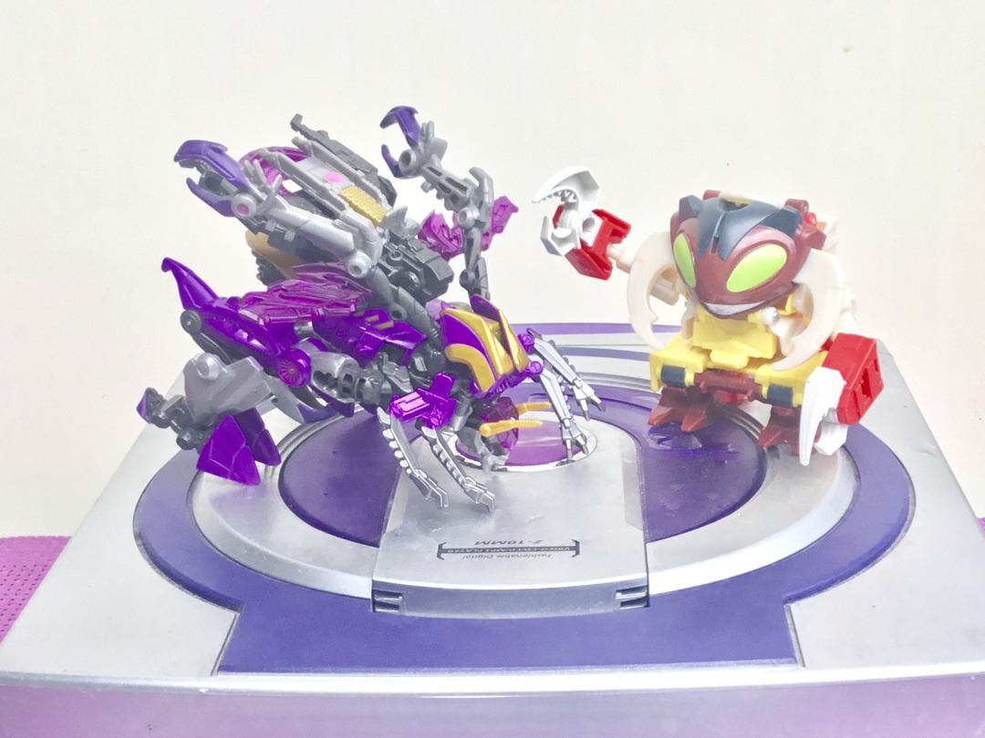 Transformers Fall of Cybertron Insecticon Kickback vs. Cyberverse ...