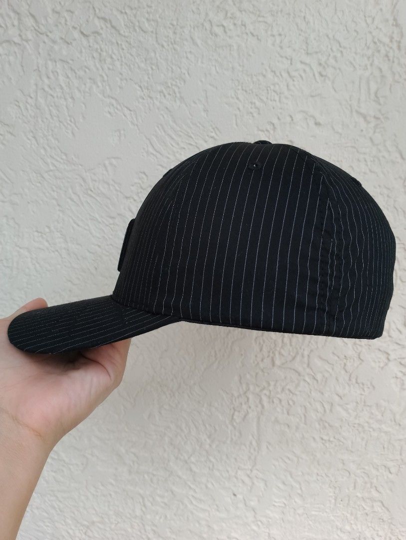 TRAVIS MATHEW GOLF HAT, Sports Equipment, Sports & Games, Golf on Carousell