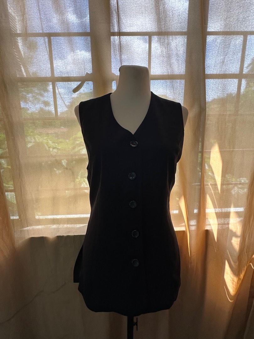 Veeko Chaleko Top, Women's Fashion, Tops, Blouses on Carousell