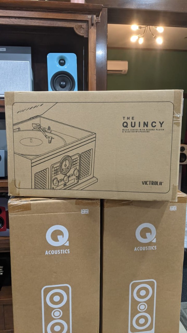 Victrola Quincy Classic 6 in 1 Bluetooth Turntable with 3-speed ...