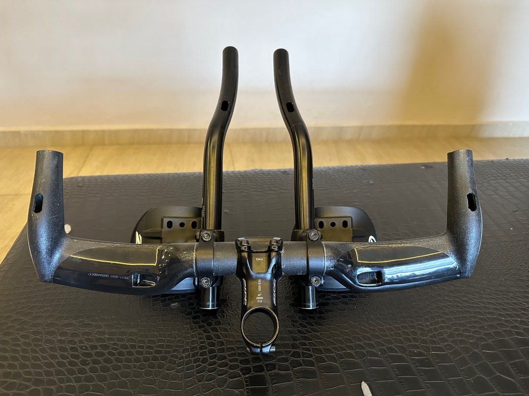 Zipp Aero and Base Bar Cockpit, Sports Equipment, Bicycles & Parts ...