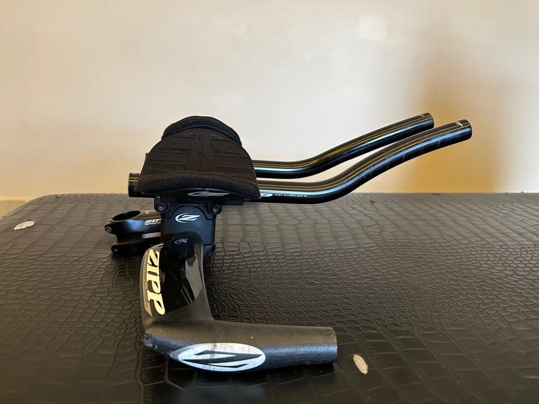 Zipp Aero and Base Bar Cockpit, Sports Equipment, Bicycles & Parts ...