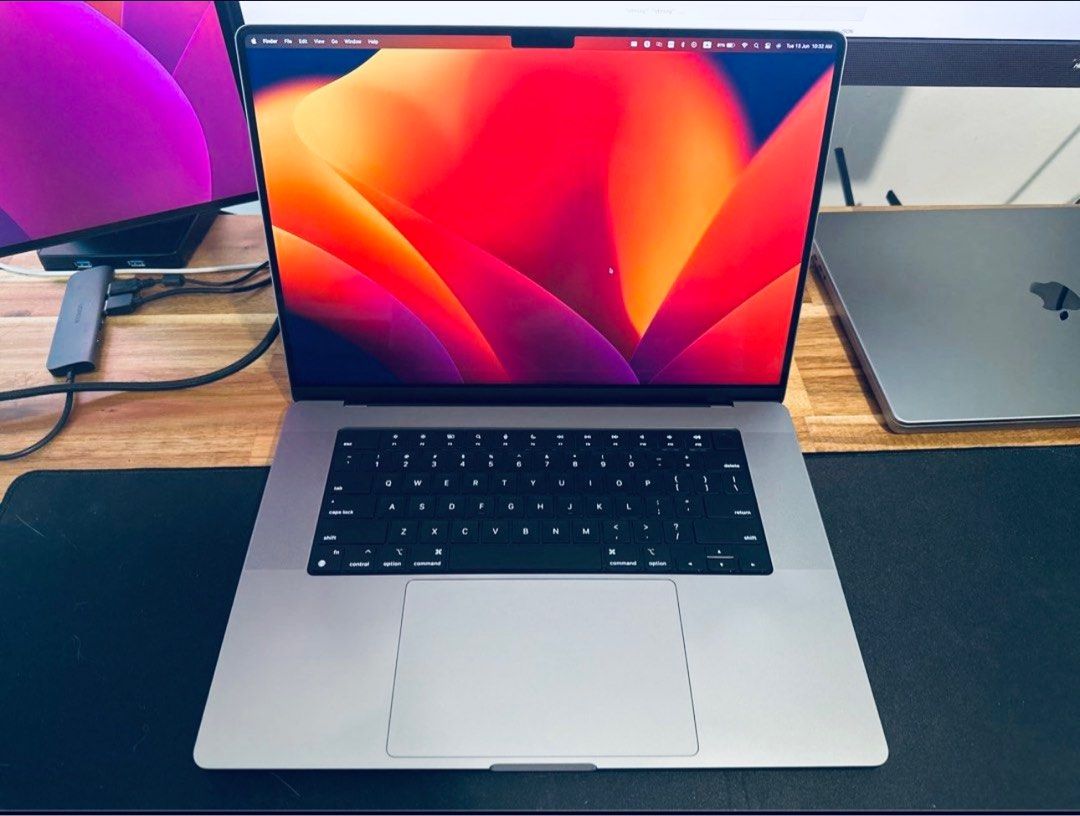 16 inch MacBook Pro Apple M1 Pro Chip with 10-Core CPU and 16-Core GPU ...