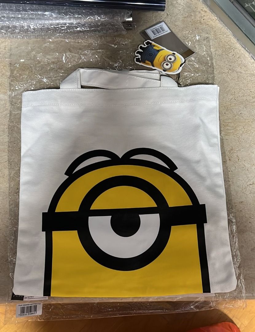 全新 Minions tote bag minion 迷你兵團, 女裝, 手袋及銀包, Tote Bags - Carousell