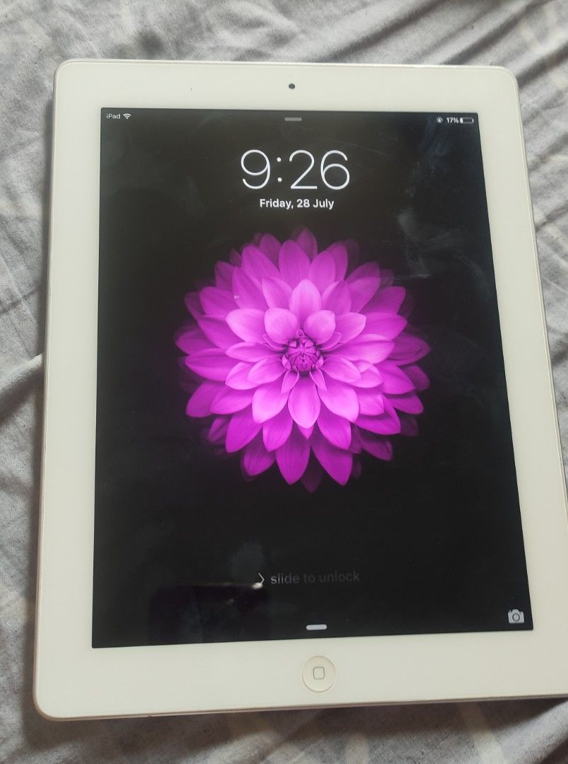 Apple ipad (3rd generation) on Carousell