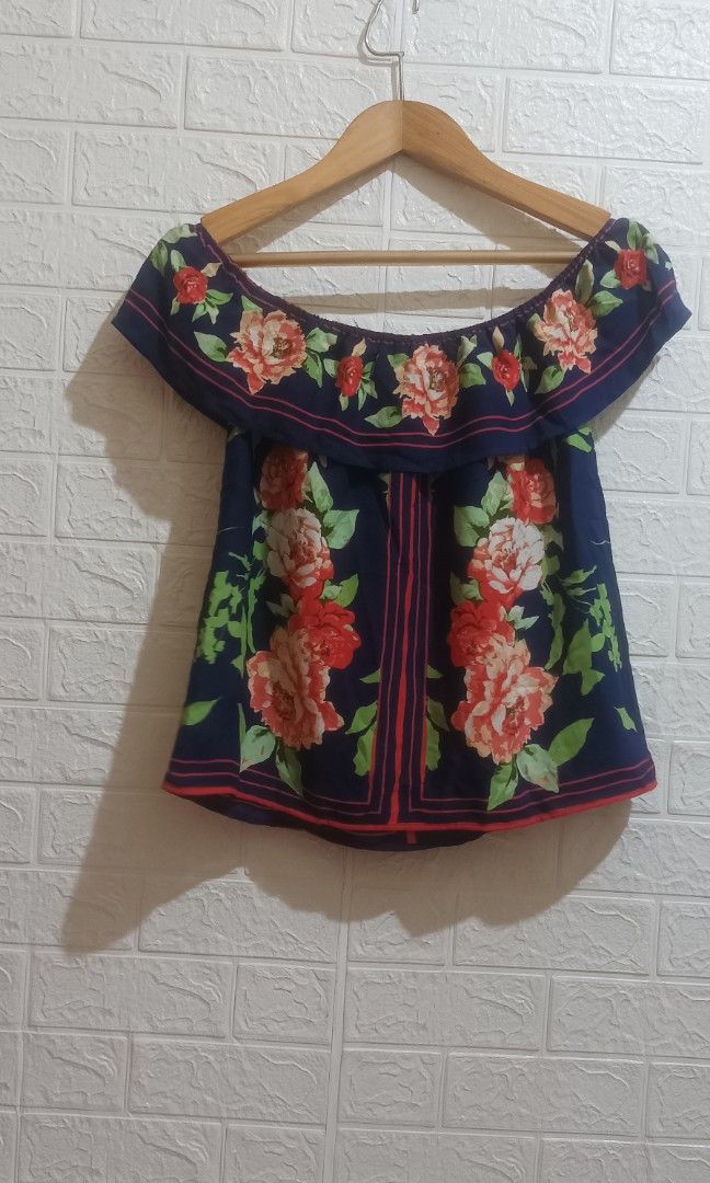 Baju Sabrina wanita bahan sifon, Fesyen Wanita, Pakaian Wanita, Atasan ...