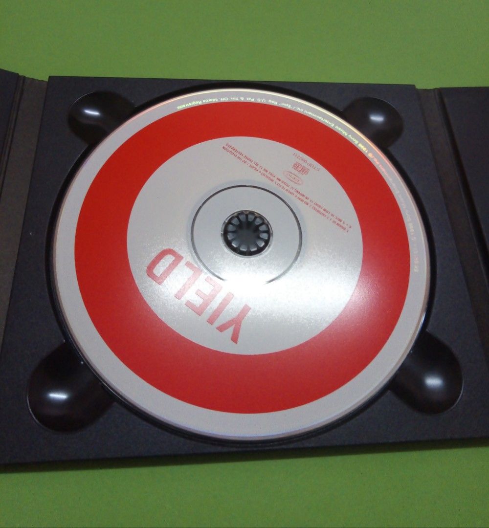 CD PEARL JAM : YIELD ALBUM (1998) GRUNGE EDDIE VEDDER ART ROCK, Hobbies ...