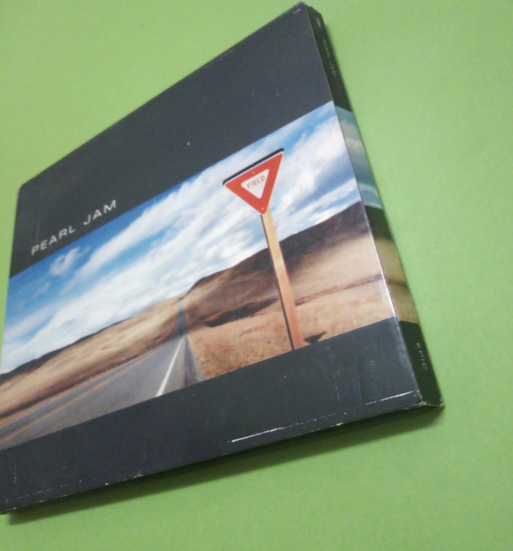 CD PEARL JAM : YIELD ALBUM (1998) GRUNGE EDDIE VEDDER ART ROCK, Hobbies ...