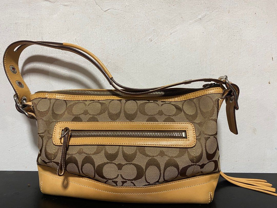 Coach 9363 shoulder bag beige/tan, Luxury, Bags & Wallets on Carousell