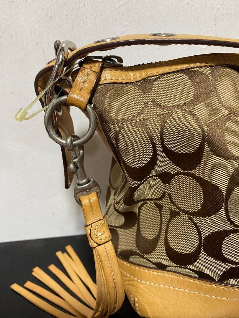 Coach 9363 shoulder bag beige/tan, Luxury, Bags & Wallets on Carousell