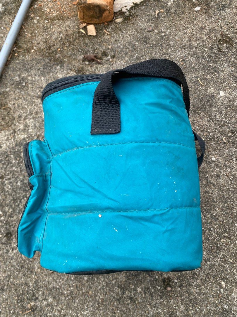 Coleman thermal bag, Men's Fashion, Bags, Briefcases on Carousell