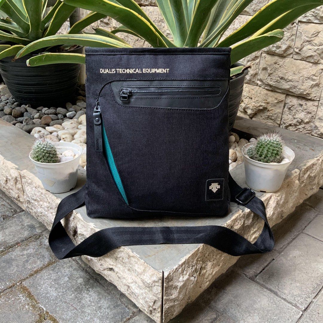 DESCENTE DUALIS TECHNICAL EQUIPMENT SLING BAG BLACK on Carousell