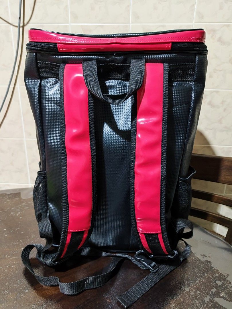 DESCENTE sport backpack, Men's Fashion, Bags, Backpacks on Carousell