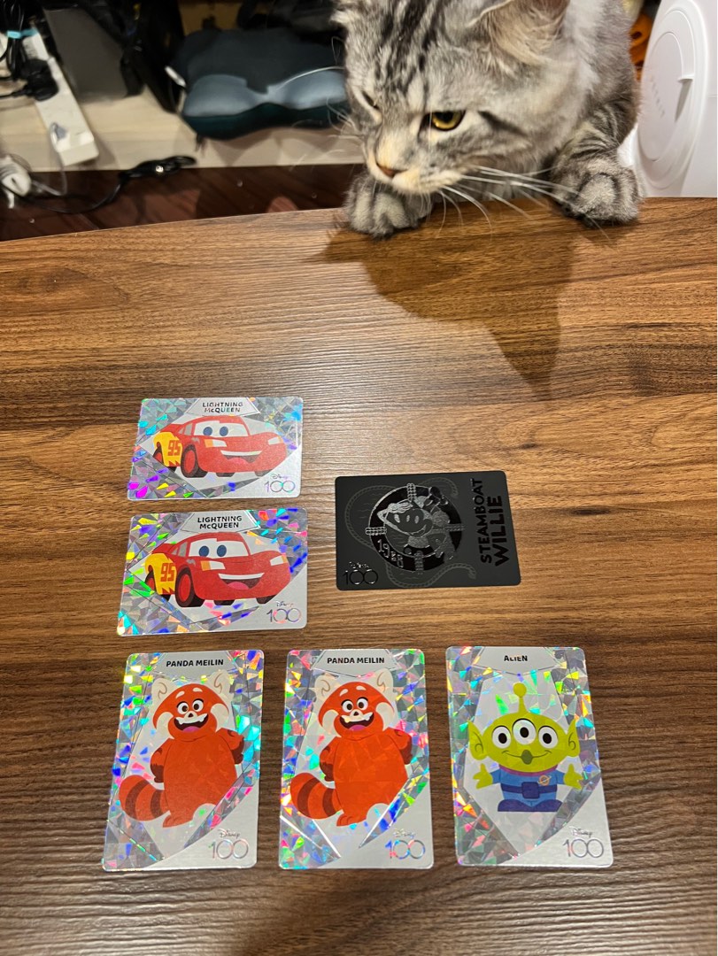 Disney 100 character collectible card 迪士尼100週年卡咭, 興趣及遊戲, 收藏品及紀念品, 郵票及 ...