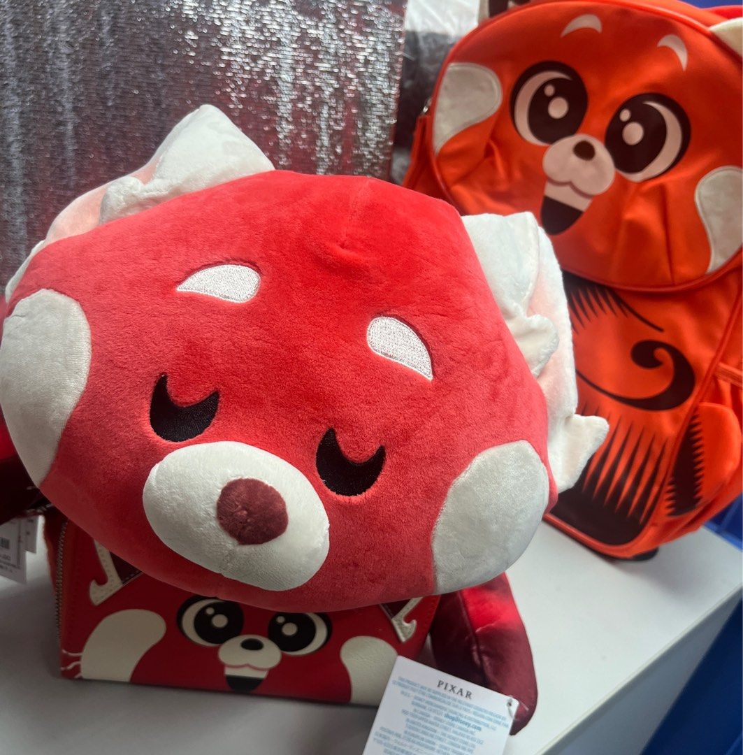 Disney turning red panda wristlet wallet Made in Cambodia, 女裝, 手袋及銀包 ...