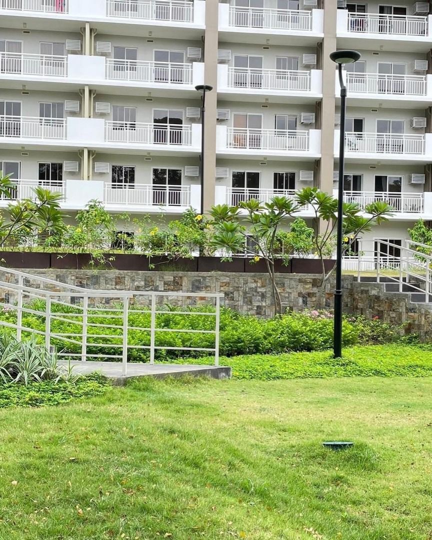 DMCI The ATHERTON condo in Sucat Paranaque near Near SM City BF ...