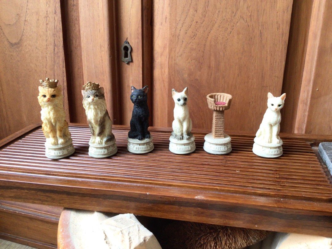 Dogs and Cats Chess Set, Hobbies & Toys, Memorabilia & Collectibles ...