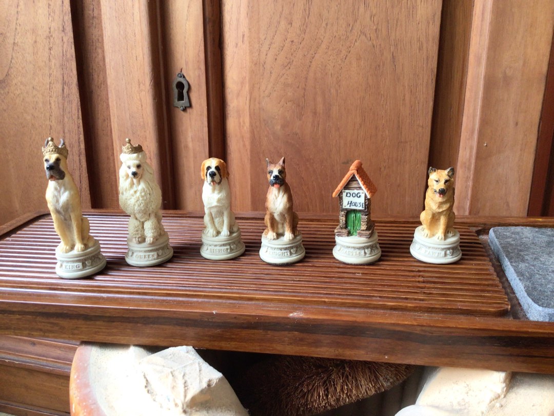 Dogs and Cats Chess Set, Hobbies & Toys, Memorabilia & Collectibles ...